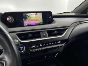 Pelēks Lexus UX 250h 2019 Viļņa, ar dzinēja tilpumu 1.99 L un nobraukumu 133 tūkst. km par 24900 €, foto 23 vietnē AUTOMOTO.COM.LV