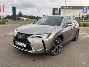 Grey Lexus UX 250h 2019 in Vilnius, with an engine capacity of 1.99 L and mileage of 67 thousand km for 27500 €, photo  on AUTOMOTO.COM.LV