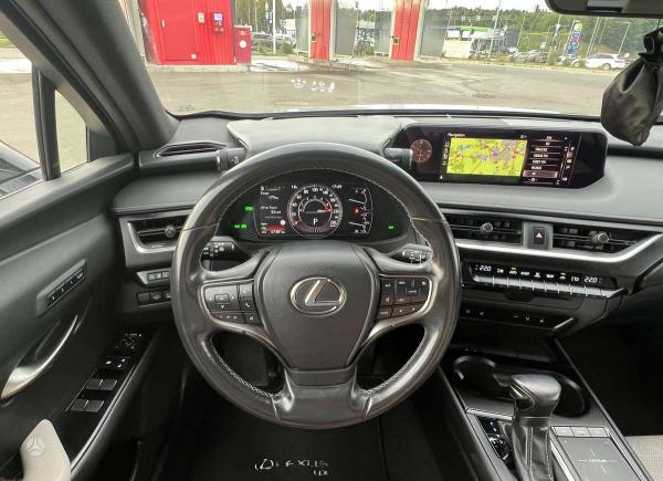 Серый Лексус UX 250h 2019 в Вильнюс, объемом двигателя 1.99 л и пробегом 67 тыс. км за 27500 €, фото 10 на AUTOMOTO.COM.LV