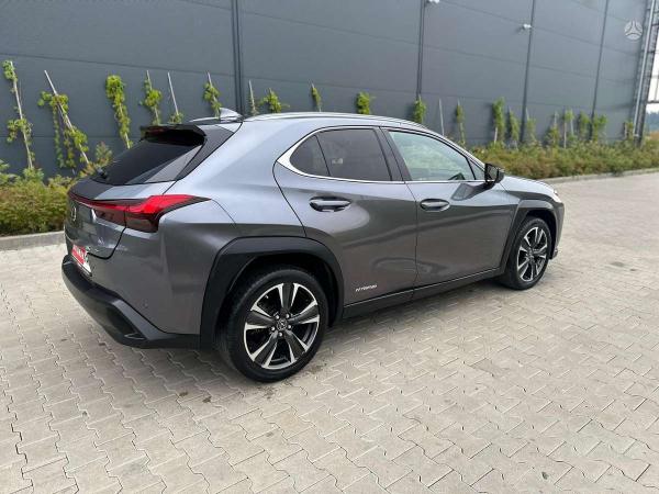 Pelēks Lexus UX 250h 2019 Viļņa, ar dzinēja tilpumu 1.99 L un nobraukumu 103 tūkst. km par 25300 €, foto 7 vietnē AUTOMOTO.COM.LV