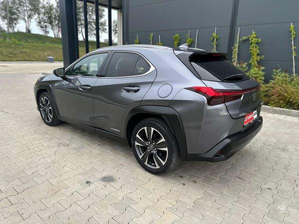 Pelēks Lexus UX 250h 2019 Viļņa, ar dzinēja tilpumu 1.99 L un nobraukumu 103 tūkst. km par 25300 €, foto 11 vietnē AUTOMOTO.COM.LV