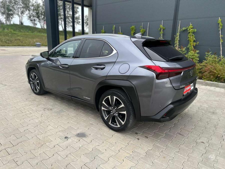 Pelēks Lexus UX 250h 2019 Viļņa, ar dzinēja tilpumu 1.99 L un nobraukumu 103 tūkst. km par 25300 €, foto 11 vietnē AUTOMOTO.COM.LV