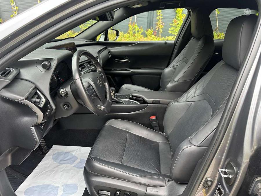 Pelēks Lexus UX 250h 2019 Viļņa, ar dzinēja tilpumu 1.99 L un nobraukumu 103 tūkst. km par 25300 €, foto 21 vietnē AUTOMOTO.COM.LV