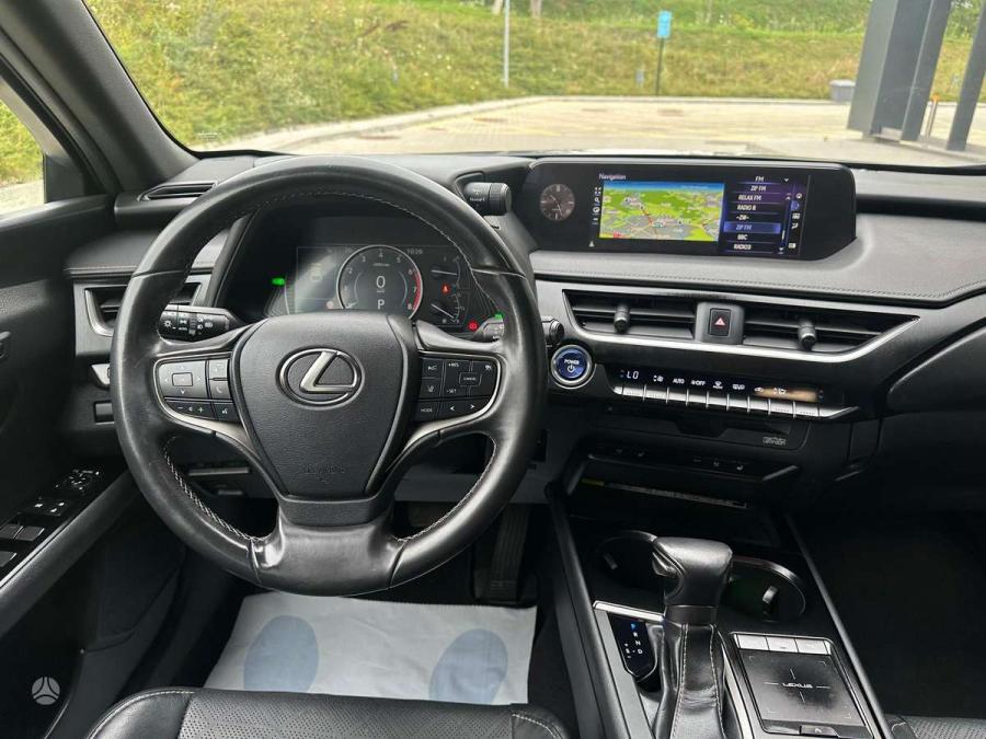 Pelēks Lexus UX 250h 2019 Viļņa, ar dzinēja tilpumu 1.99 L un nobraukumu 103 tūkst. km par 25300 €, foto 26 vietnē AUTOMOTO.COM.LV