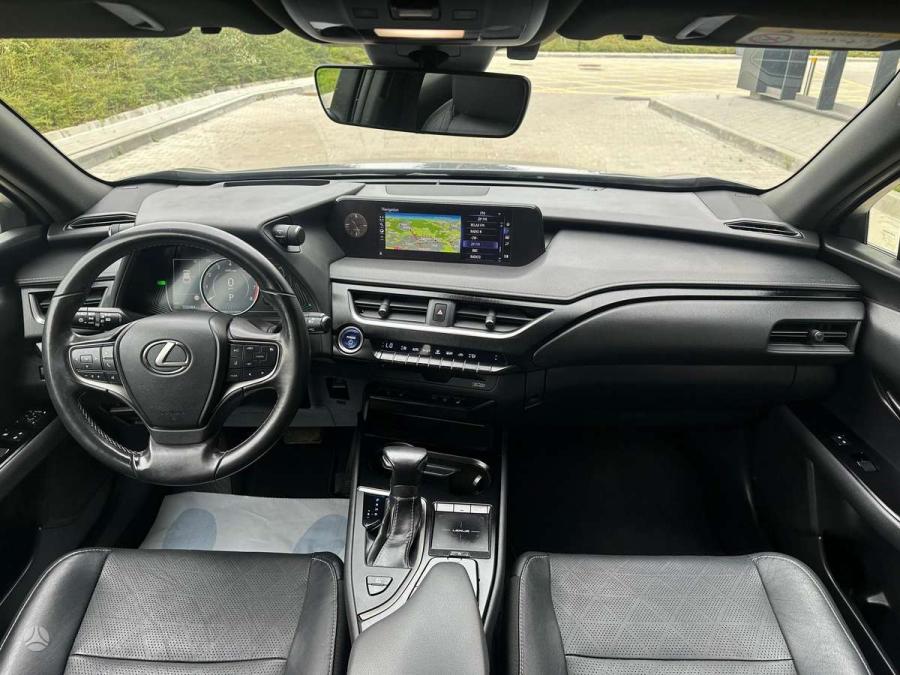 Pelēks Lexus UX 250h 2019 Viļņa, ar dzinēja tilpumu 1.99 L un nobraukumu 103 tūkst. km par 25300 €, foto 27 vietnē AUTOMOTO.COM.LV