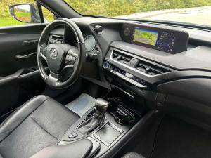 Pelēks Lexus UX 250h 2019 Viļņa, ar dzinēja tilpumu 1.99 L un nobraukumu 103 tūkst. km par 25300 €, foto 29 vietnē AUTOMOTO.COM.LV