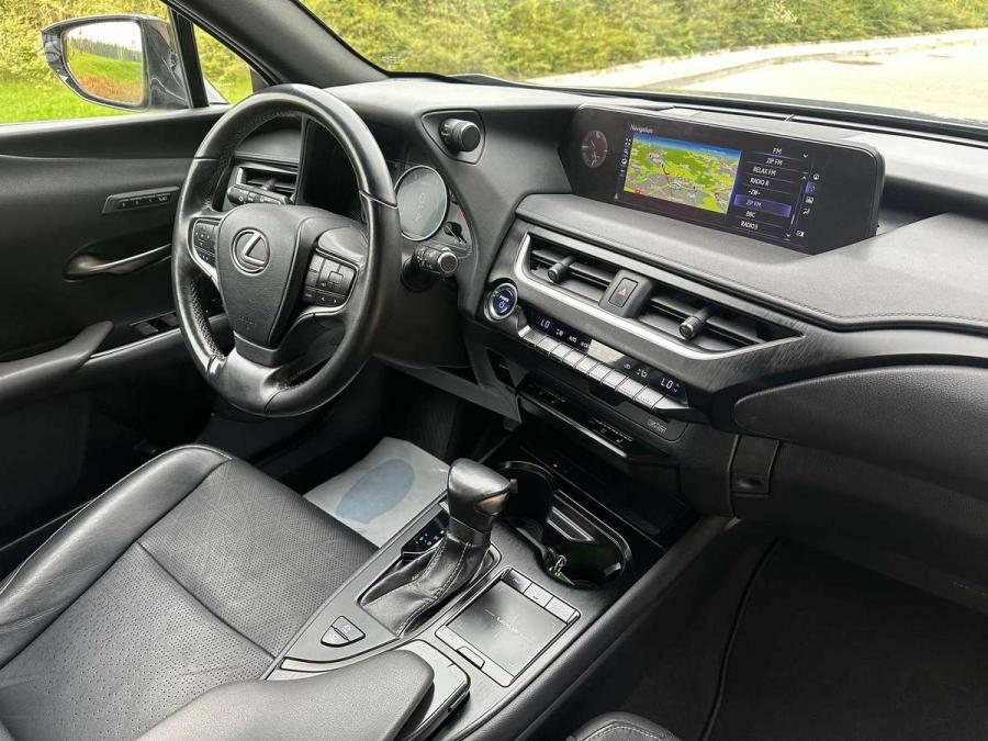Pelēks Lexus UX 250h 2019 Viļņa, ar dzinēja tilpumu 1.99 L un nobraukumu 103 tūkst. km par 25300 €, foto 29 vietnē AUTOMOTO.COM.LV