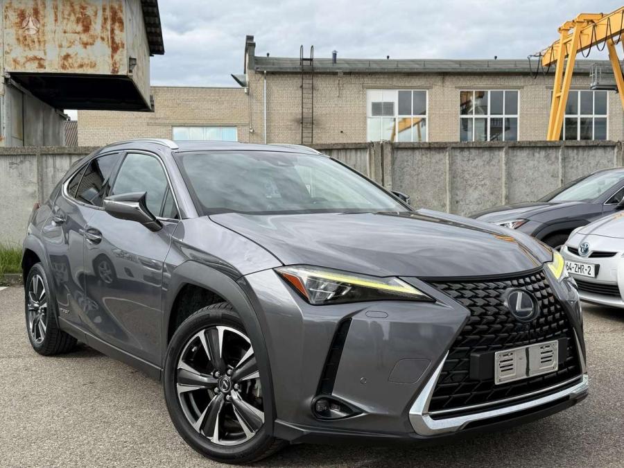 Grey Lexus UX 250h 2019 in Vilnius, with an engine capacity of 1.99 L and mileage of 108 thousand km for 23700 €, photo 7 on AUTOMOTO.COM.LV
