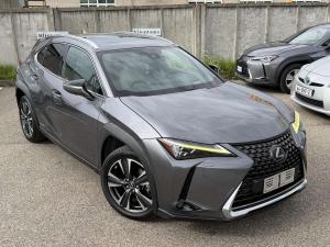 Grey Lexus UX 250h 2019 in Vilnius, with an engine capacity of 1.99 L and mileage of 108 thousand km for 23700 €, photo 8 on AUTOMOTO.COM.LV