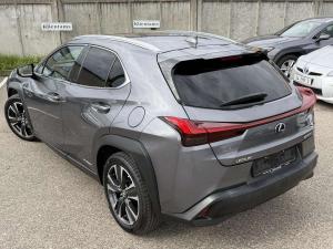Grey Lexus UX 250h 2019 in Vilnius, with an engine capacity of 1.99 L and mileage of 108 thousand km for 23700 €, photo 14 on AUTOMOTO.COM.LV