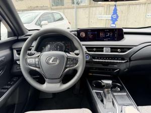 Grey Lexus UX 250h 2019 in Vilnius, with an engine capacity of 1.99 L and mileage of 108 thousand km for 23700 €, photo 19 on AUTOMOTO.COM.LV