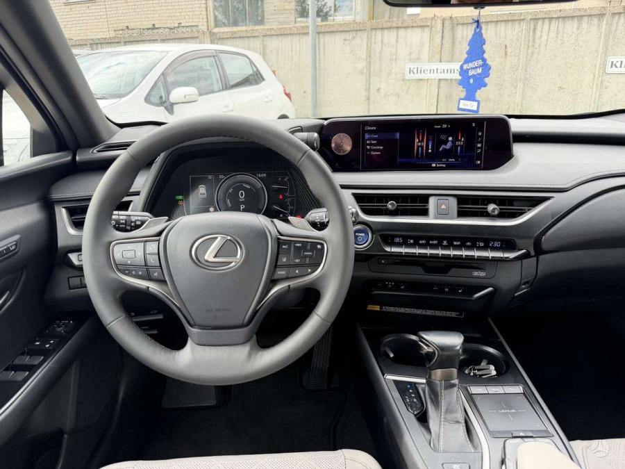 Grey Lexus UX 250h 2019 in Vilnius, with an engine capacity of 1.99 L and mileage of 108 thousand km for 23700 €, photo 19 on AUTOMOTO.COM.LV
