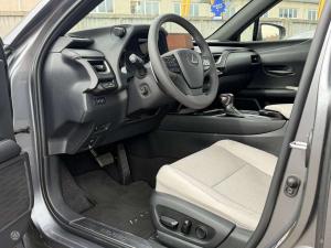 Grey Lexus UX 250h 2019 in Vilnius, with an engine capacity of 1.99 L and mileage of 108 thousand km for 23700 €, photo 23 on AUTOMOTO.COM.LV