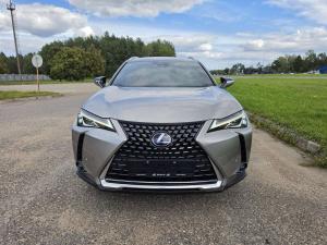 Grey Lexus UX 250h 2019 in Kaunas, with an engine capacity of 1.99 L and mileage of 143 thousand km for 20950 €, photo 3 on AUTOMOTO.COM.LV