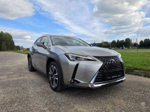 Grey Lexus UX 250h 2019 in Kaunas, with an engine capacity of 1.99 L and mileage of 143 thousand km for 20950 €, photo 4 on AUTOMOTO.COM.LV