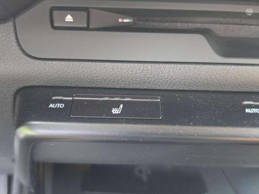 Grey Lexus UX 250h 2019 in Kaunas, with an engine capacity of 1.99 L and mileage of 143 thousand km for 20950 €, photo 22 on AUTOMOTO.COM.LV