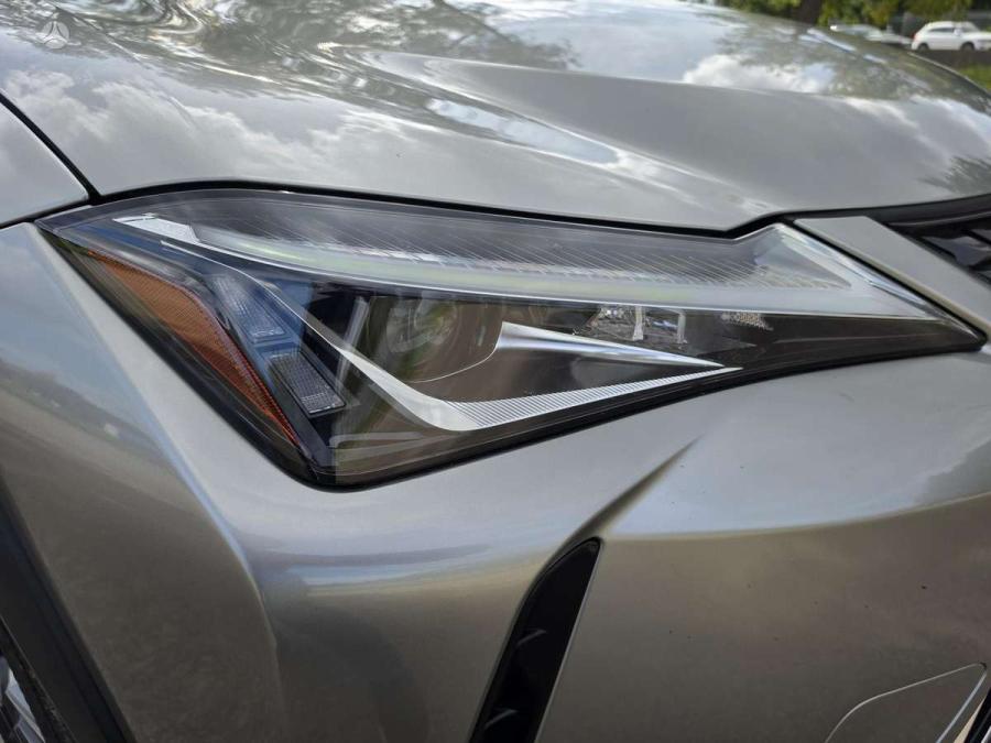 Grey Lexus UX 250h 2019 in Kaunas, with an engine capacity of 1.99 L and mileage of 143 thousand km for 20950 €, photo 27 on AUTOMOTO.COM.LV