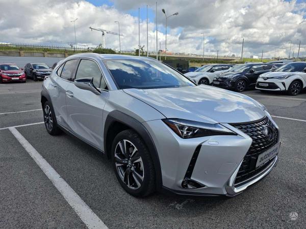 Pelēks Lexus UX 250h 2019 Viļņa, ar dzinēja tilpumu 1.99 L un nobraukumu 48 tūkst. km par 25850 €, foto 1 vietnē AUTOMOTO.COM.LV