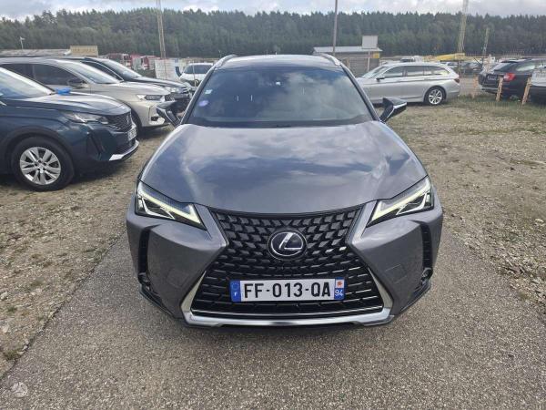Grey Lexus UX 250h 2019 in Vilnius, with an engine capacity of 1.99 L and mileage of 112 thousand km for 20500 €, photo 1 on AUTOMOTO.COM.LV