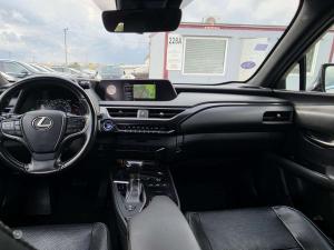 Grey Lexus UX 250h 2019 in Vilnius, with an engine capacity of 1.99 L and mileage of 112 thousand km for 20500 €, photo 8 on AUTOMOTO.COM.LV
