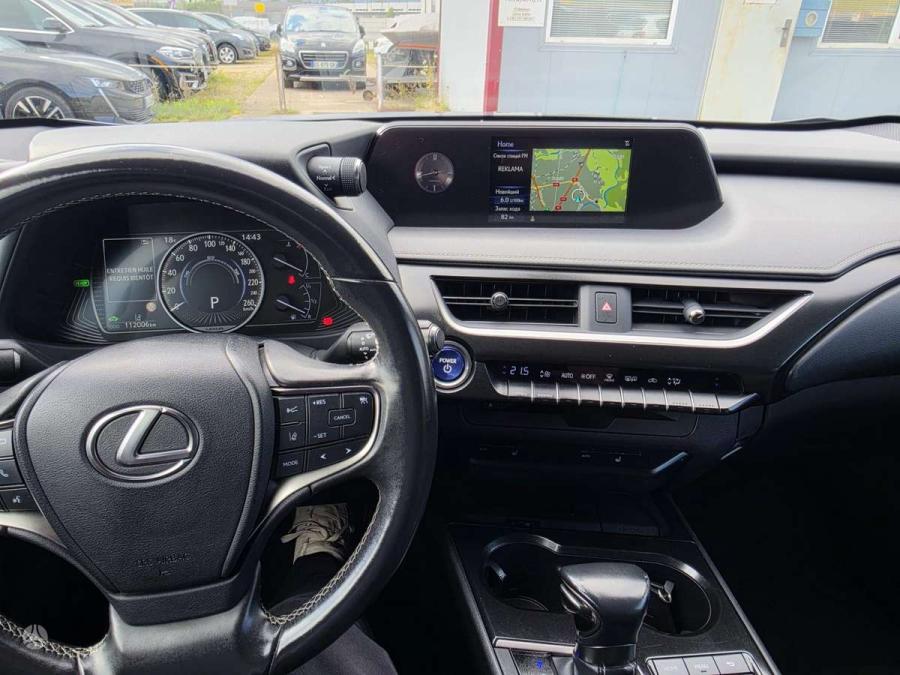 Grey Lexus UX 250h 2019 in Vilnius, with an engine capacity of 1.99 L and mileage of 112 thousand km for 20500 €, photo 19 on AUTOMOTO.COM.LV