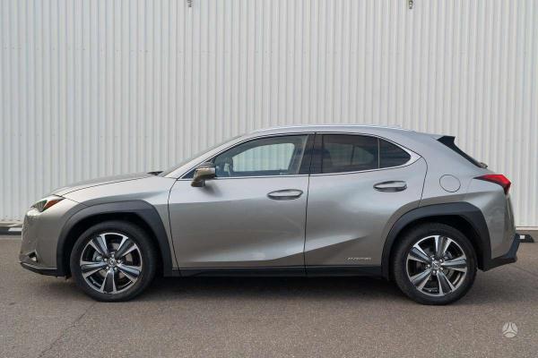 Lexus UX 250h 2019 Viļņa vietnē Pelēks Lexus UX 250h 2019 Viļņa, ar dzinēja tilpumu 1.99 L un nobraukumu 68 tūkst. km par 25000 €, foto 7 vietnē AUTOMOTO.COM.LV