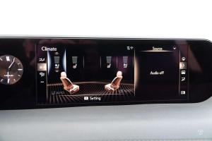 Серый Лексус UX 250h 2019 в Вильнюс, объемом двигателя 1.99 л и пробегом 68 тыс. км за 25000 €, фото 32 на AUTOMOTO.COM.LV