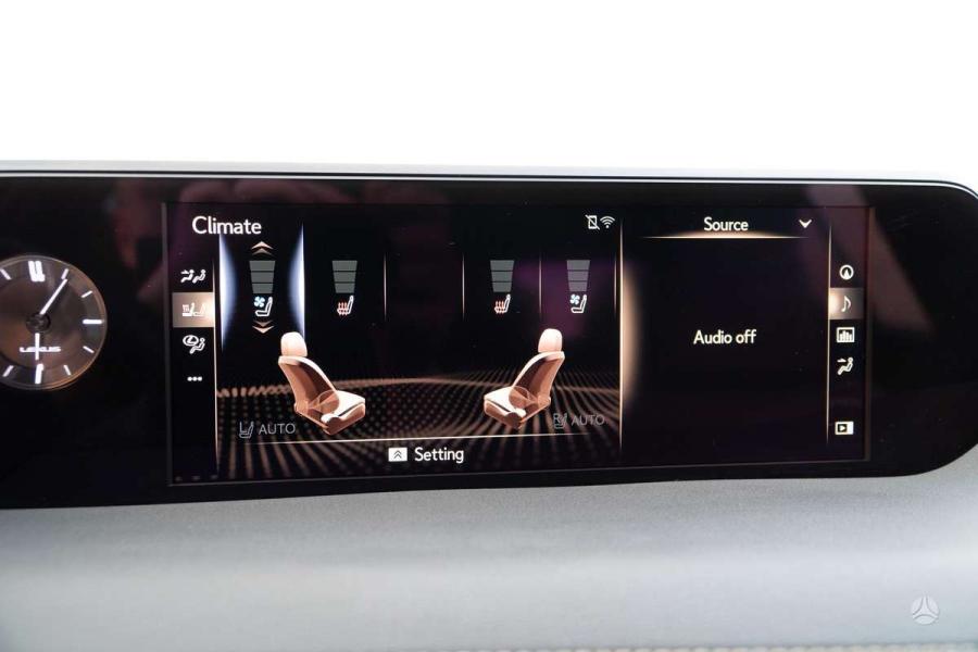 Серый Лексус UX 250h 2019 в Вильнюс, объемом двигателя 1.99 л и пробегом 68 тыс. км за 25000 €, фото 32 на AUTOMOTO.COM.LV