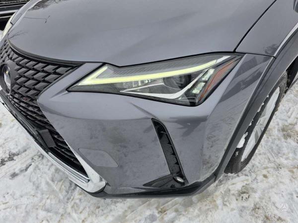 Pelēks Lexus UX 250h 2020 Viļņa, ar dzinēja tilpumu 1.99 L un nobraukumu 120 tūkst. km par 20500 €, foto 5 vietnē AUTOMOTO.COM.LV