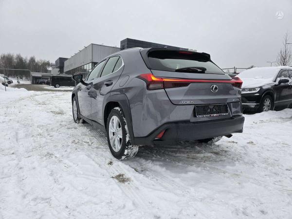 Pelēks Lexus UX 250h 2020 Viļņa, ar dzinēja tilpumu 1.99 L un nobraukumu 120 tūkst. km par 20500 €, foto 7 vietnē AUTOMOTO.COM.LV