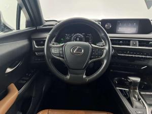Grey Lexus UX 250h 2020 in Vilnius, with an engine capacity of 1.99 L and mileage of 151 thousand km for 21900 €, photo 12 on AUTOMOTO.COM.LV