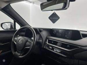 Grey Lexus UX 250h 2020 in Vilnius, with an engine capacity of 1.99 L and mileage of 151 thousand km for 21900 €, photo 14 on AUTOMOTO.COM.LV