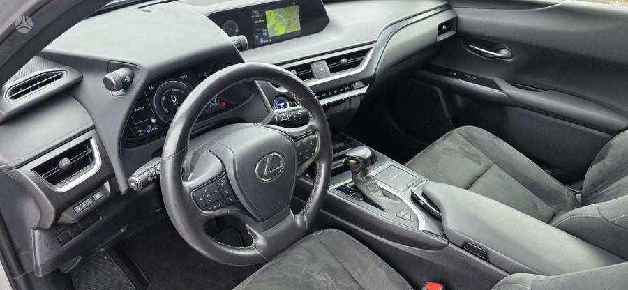 Pelēks Lexus UX 250h 2020 Viļņa, ar dzinēja tilpumu 1.99 L un nobraukumu 82 tūkst. km par 23850 €, foto 16 vietnē AUTOMOTO.COM.LV