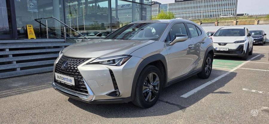 Pelēks Lexus UX 250h 2020 Viļņa, ar dzinēja tilpumu 1.99 L un nobraukumu 45 tūkst. km par 23850 €, foto 3 vietnē AUTOMOTO.COM.LV