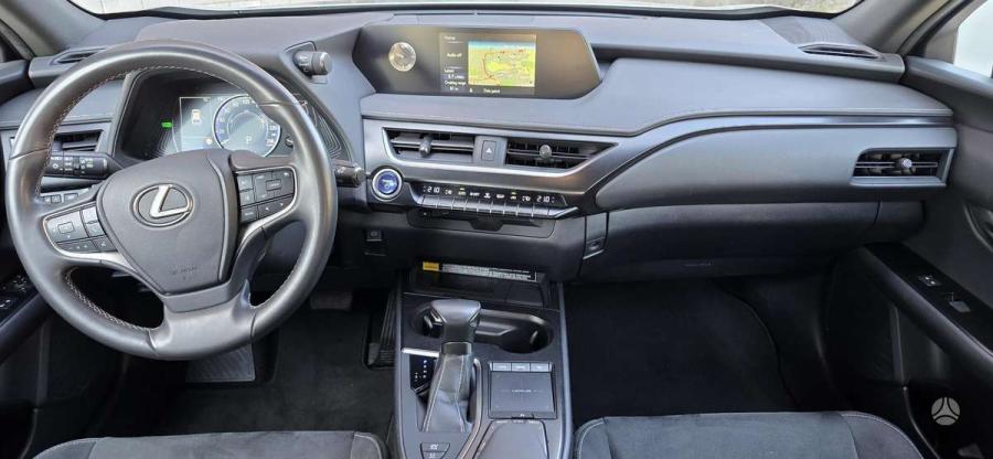 Pelēks Lexus UX 250h 2020 Viļņa, ar dzinēja tilpumu 1.99 L un nobraukumu 45 tūkst. km par 23850 €, foto 8 vietnē AUTOMOTO.COM.LV
