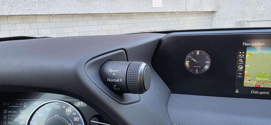 Pelēks Lexus UX 250h 2020 Viļņa, ar dzinēja tilpumu 1.99 L un nobraukumu 45 tūkst. km par 23850 €, foto 20 vietnē AUTOMOTO.COM.LV