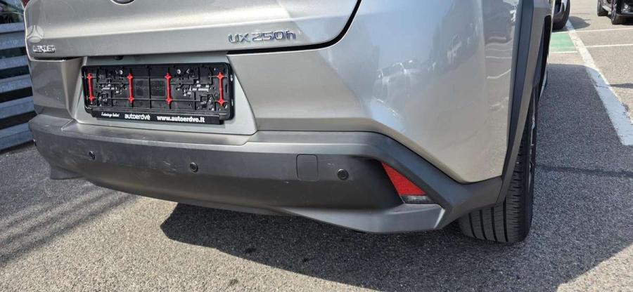 Pelēks Lexus UX 250h 2020 Viļņa, ar dzinēja tilpumu 1.99 L un nobraukumu 45 tūkst. km par 23850 €, foto 31 vietnē AUTOMOTO.COM.LV