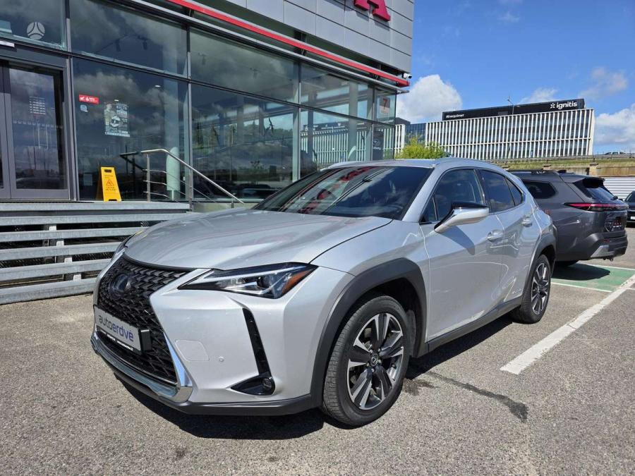 Pelēks Lexus UX 250h 2020 Viļņa, ar dzinēja tilpumu 1.99 L un nobraukumu 82 tūkst. km par 23850 €, foto 1 vietnē AUTOMOTO.COM.LV