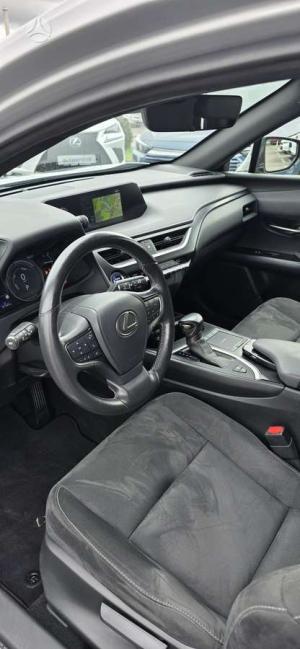 Pelēks Lexus UX 250h 2020 Viļņa, ar dzinēja tilpumu 1.99 L un nobraukumu 82 tūkst. km par 23850 €, foto 18 vietnē AUTOMOTO.COM.LV