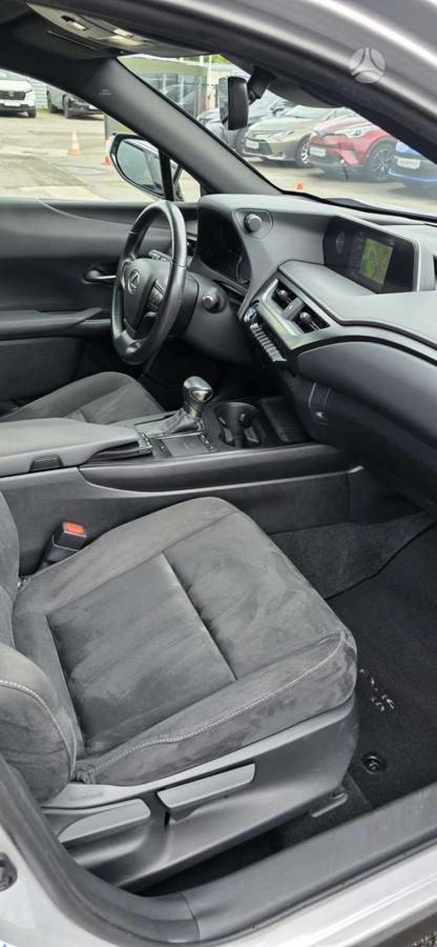 Pelēks Lexus UX 250h 2020 Viļņa, ar dzinēja tilpumu 1.99 L un nobraukumu 82 tūkst. km par 23850 €, foto 19 vietnē AUTOMOTO.COM.LV