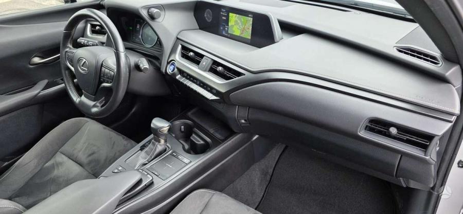 Pelēks Lexus UX 250h 2020 Viļņa, ar dzinēja tilpumu 1.99 L un nobraukumu 82 tūkst. km par 23850 €, foto 20 vietnē AUTOMOTO.COM.LV