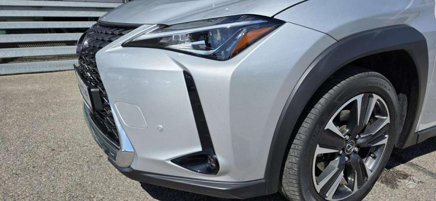 Pelēks Lexus UX 250h 2020 Viļņa, ar dzinēja tilpumu 1.99 L un nobraukumu 82 tūkst. km par 23850 €, foto 25 vietnē AUTOMOTO.COM.LV