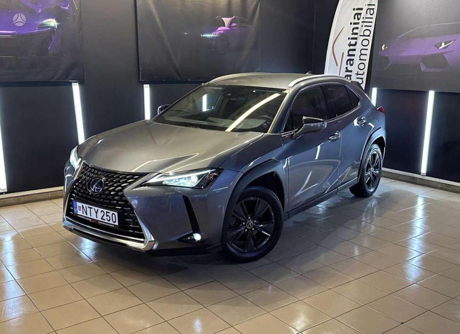 Pelēks Lexus UX 250h 2020 Viļņa, ar dzinēja tilpumu 2.00 L un nobraukumu 110 tūkst. km par 22550 €, foto 1 vietnē AUTOMOTO.COM.LV
