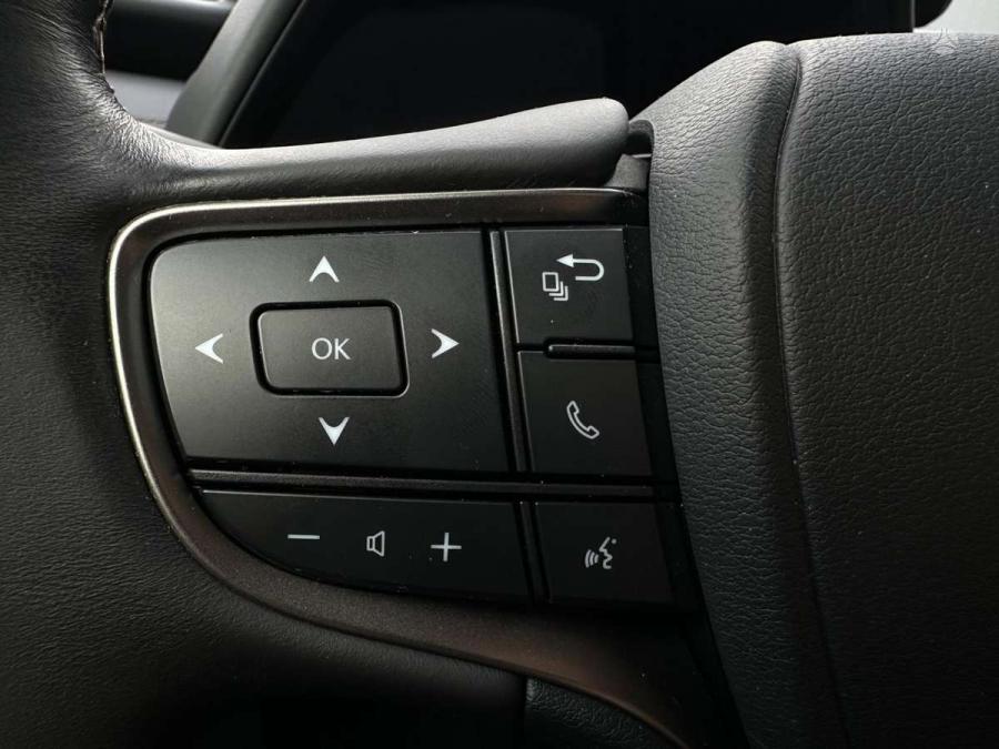 Pelēks Lexus UX 250h 2020 Viļņa, ar dzinēja tilpumu 2.00 L un nobraukumu 110 tūkst. km par 22550 €, foto 11 vietnē AUTOMOTO.COM.LV