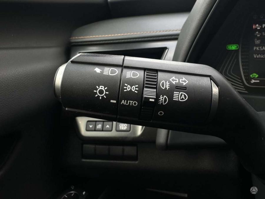 Pelēks Lexus UX 250h 2020 Viļņa, ar dzinēja tilpumu 2.00 L un nobraukumu 110 tūkst. km par 22550 €, foto 13 vietnē AUTOMOTO.COM.LV