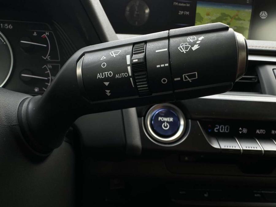 Pelēks Lexus UX 250h 2020 Viļņa, ar dzinēja tilpumu 2.00 L un nobraukumu 110 tūkst. km par 22550 €, foto 14 vietnē AUTOMOTO.COM.LV