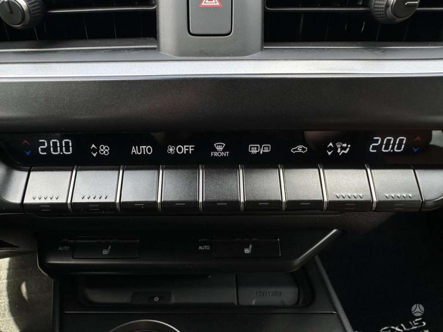 Pelēks Lexus UX 250h 2020 Viļņa, ar dzinēja tilpumu 2.00 L un nobraukumu 110 tūkst. km par 22550 €, foto 20 vietnē AUTOMOTO.COM.LV