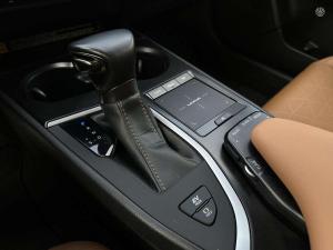 Pelēks Lexus UX 250h 2020 Viļņa, ar dzinēja tilpumu 2.00 L un nobraukumu 110 tūkst. km par 22550 €, foto 23 vietnē AUTOMOTO.COM.LV