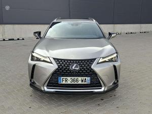 Grey Lexus UX 250h 2020 in Siauliai, with an engine capacity of 1.99 L and mileage of 150 thousand km for 21950 €, photo 4 on AUTOMOTO.COM.LV
