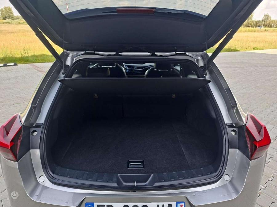 Grey Lexus UX 250h 2020 in Siauliai, with an engine capacity of 1.99 L and mileage of 150 thousand km for 21950 €, photo 26 on AUTOMOTO.COM.LV
